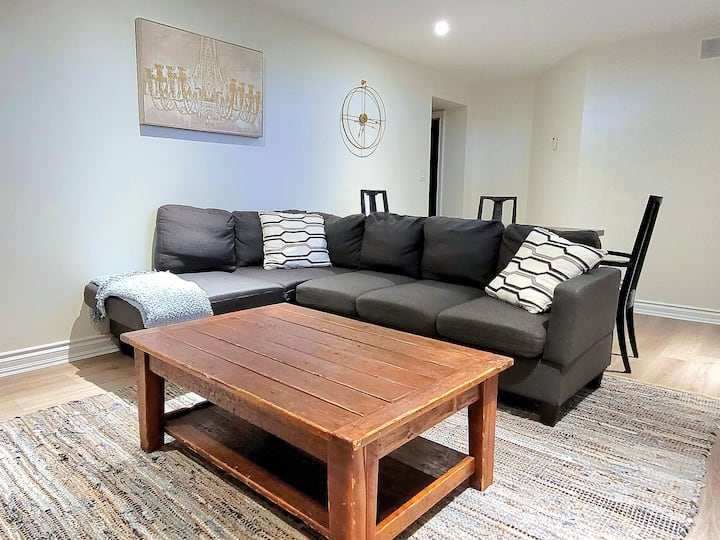 Cozy 2 Bedroom Basement Apartment/driveway Parking - Hamilton
