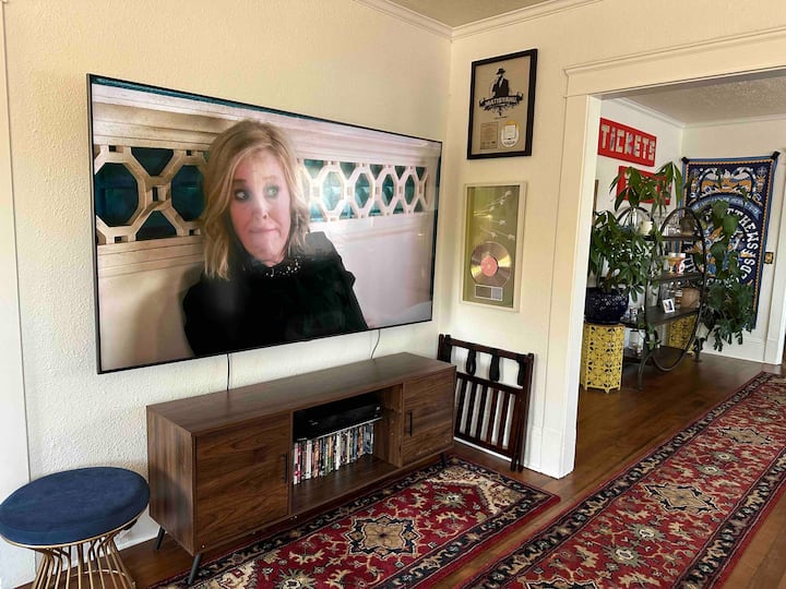 Spectacular Kitchen - Comfy Bed - 85” Tv - Plants! - Portland, OR