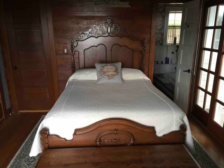 The Guest Room At Foxglove - Middleburg, VA