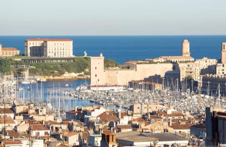 Terrasse Avec Vue Imprenable Sur La Ville - Marseille