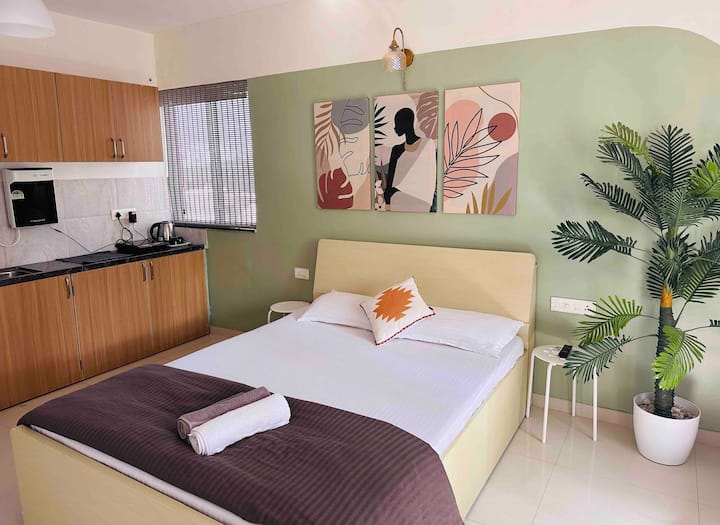Sage:private Studio Room In Koregaon Park - Pune