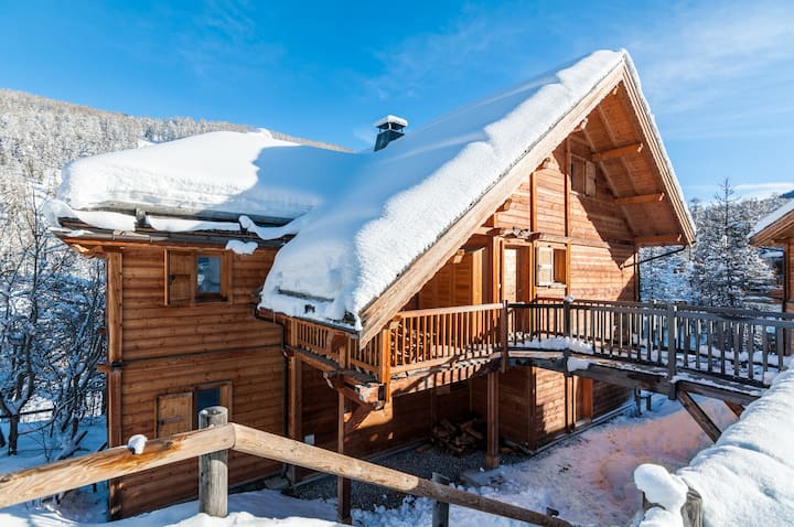 Chalet De 140m2 à La Montagne - Vars