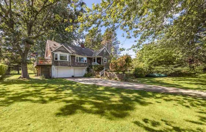 4 Bedroom Montauk Home In The Center Of Everything - Hither Hills State Park