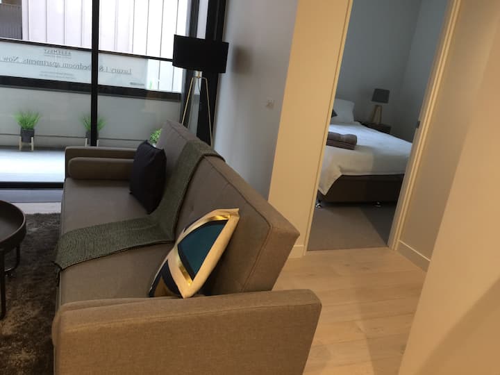 Chic, Nth Melbourne Apt (With Parking) - Melbourne