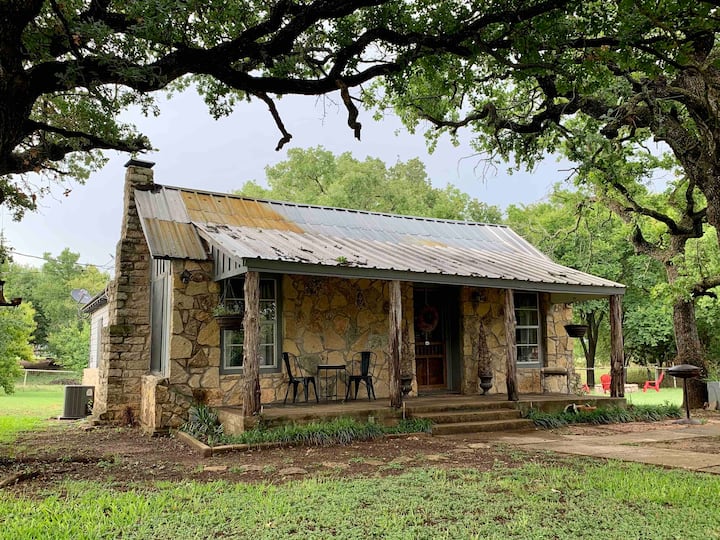 Country Charmer Near Bosque River - Meridian State Park, Meridian