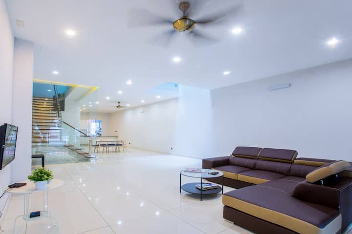 槟城溢香园三层楼民宿 - George Town