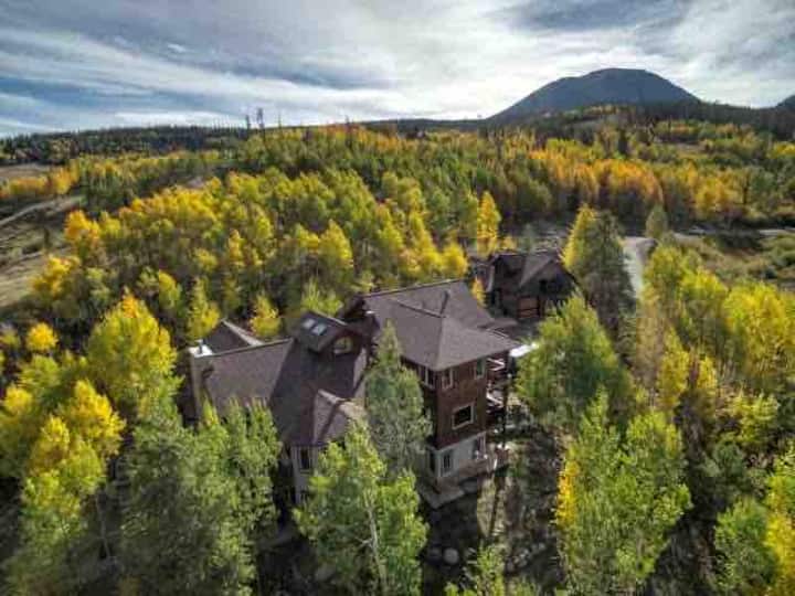 Mountain Estate W/hot Tub, Theater & Pool Table - Silverthorne, CO