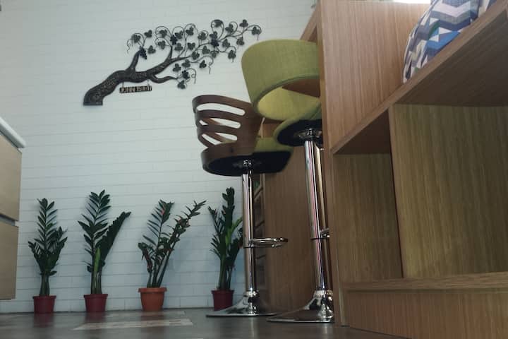 The White Brick Room In Badajos - Makati