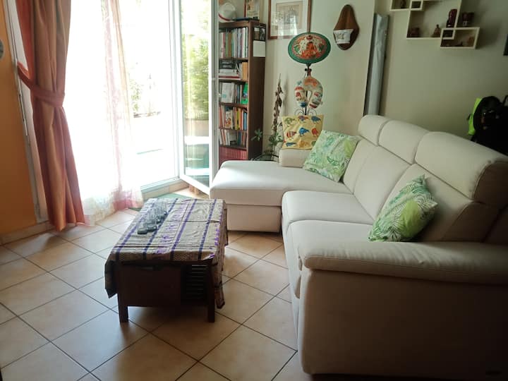 Chambre Dans Mon Appartement - Nîmes