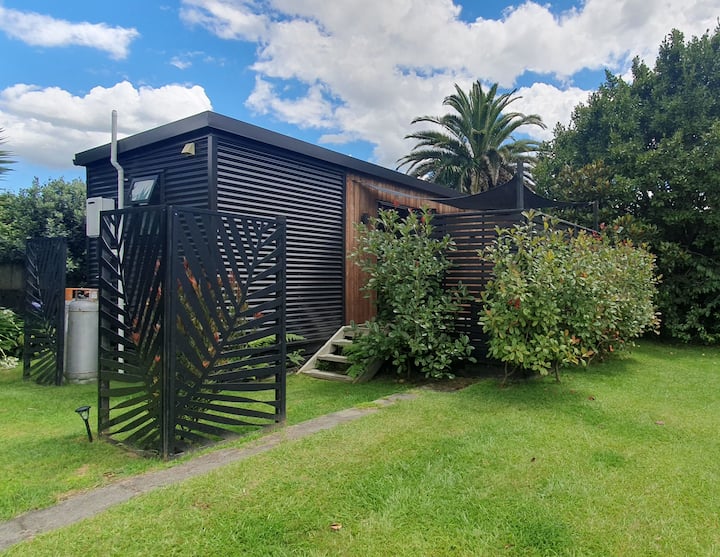 Affordable One Bedroom Cabin With A Private Garde - Waihi