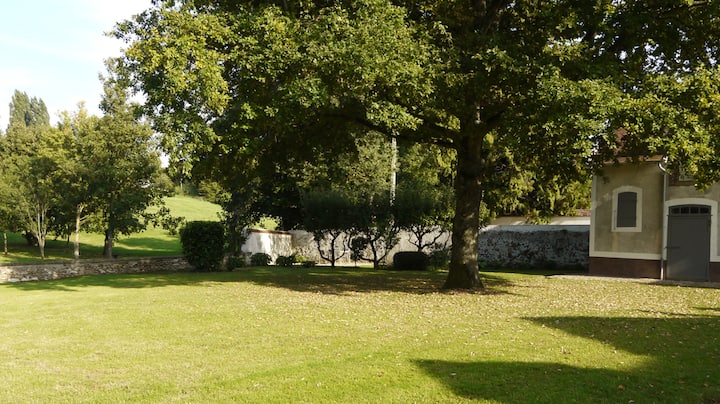 Gîte Cosy Dans Domaine à La Campagne , L'atelier - Coulommiers
