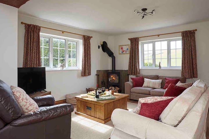 Rural Isle Of Wight Cottage With Woodburner - Isle of Wight