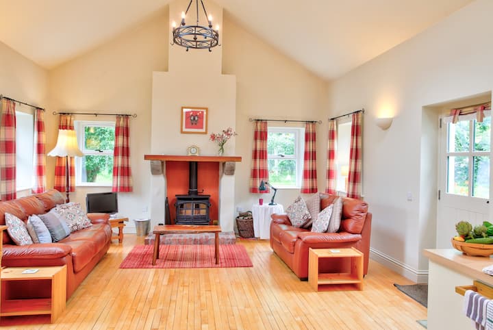 Apple Cottage, Cosy Rural Retreat - Antrim