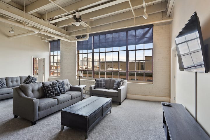 Incredible Downtown Condo "Unbeatable Location" - New Orleans, LA