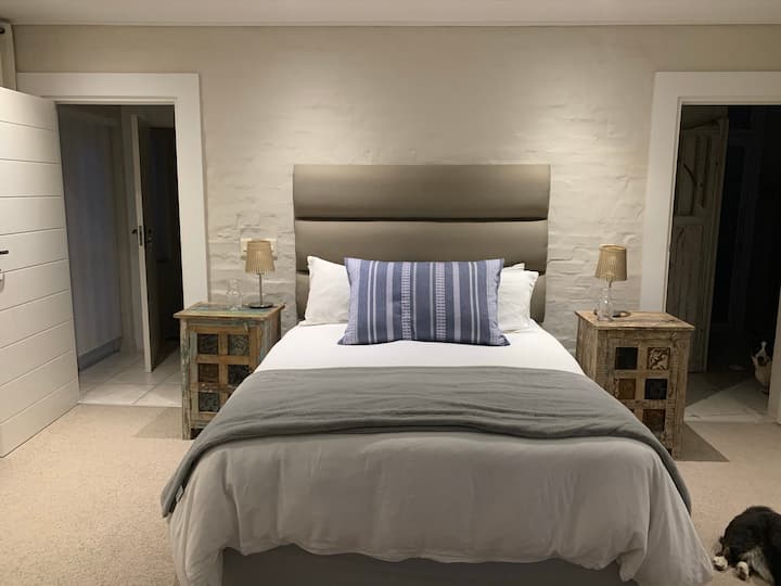 Above Par Private Room@kingswood- Private Entrance - George