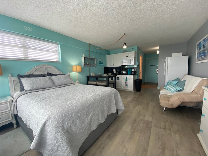 Romantic Hideout Sea And City Views - Daytona Beach, FL