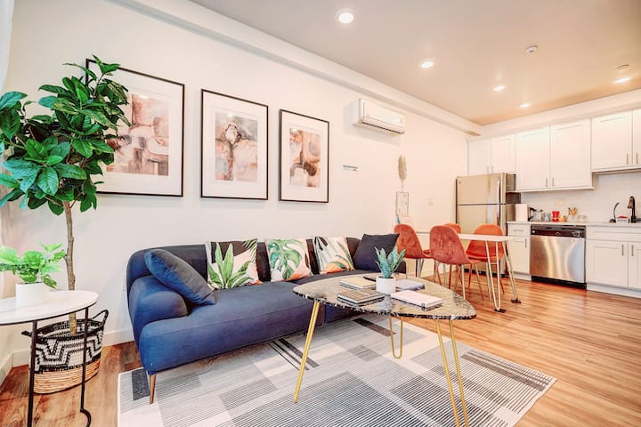Mid-century Philly Getaway - Philadelphia, PA