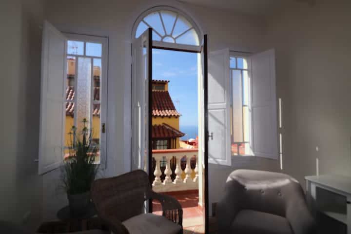 Orotava Amarilla: Patio + Teide/sea View - La Orotava