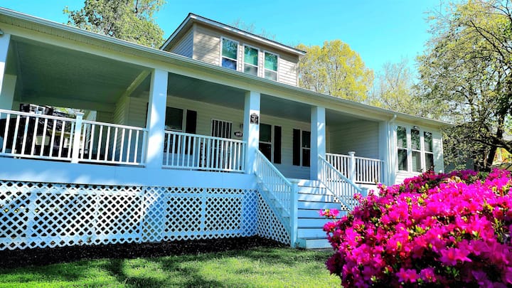 Charming 5-bedroom Cape Cod Retreat W/gameroom - Baltimore