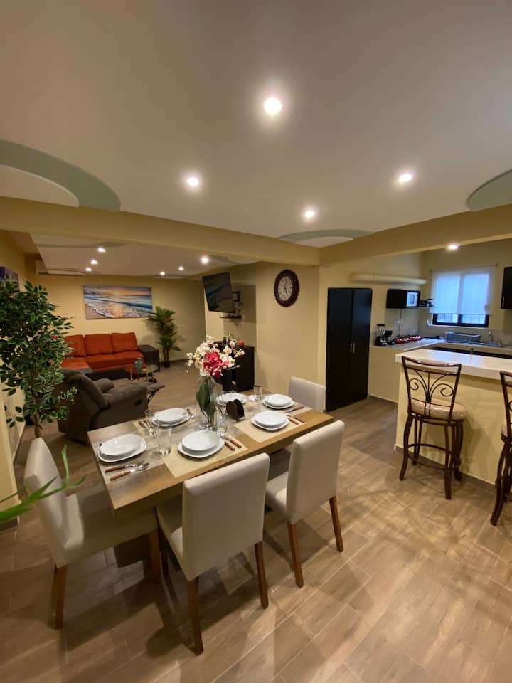 Villa Toscano One Block From Ferry - Cozumel