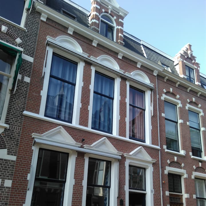 Top Floor Town House Apartment - The Hague