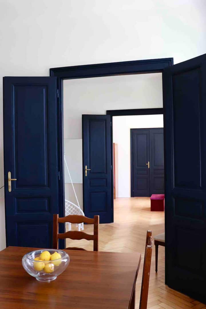 Charming Palazzo Triestino From 1920 - Trieste