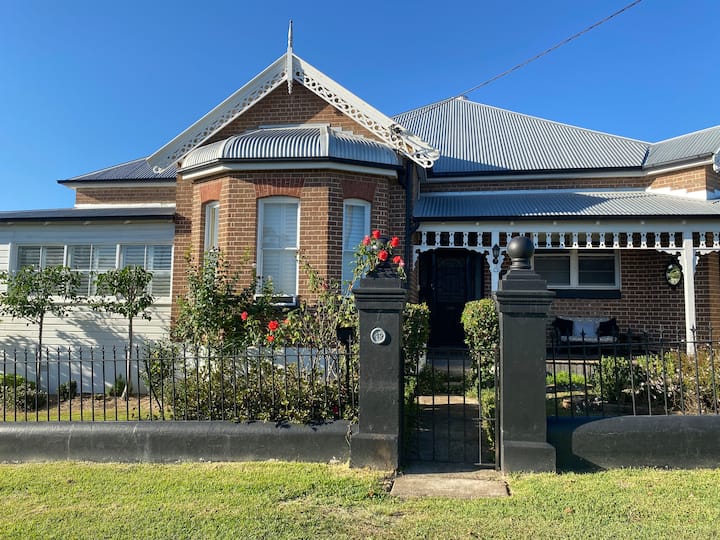 Wingham House 1889 -  Entire Bnb (2 Rooms) - Taree