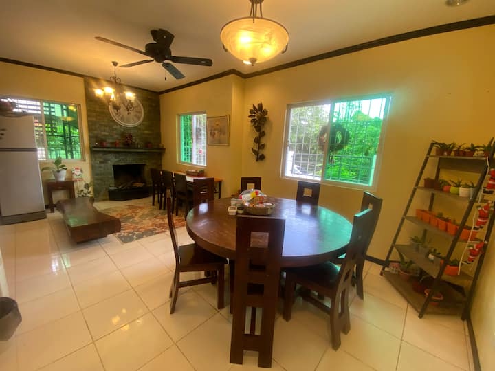 Ac Room For 3 Free Simple Bfast - Tagaytay