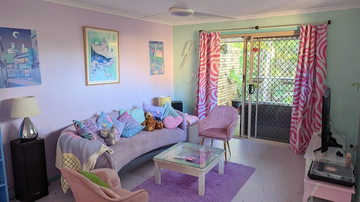 Pastel Palace: Art House In Town - Byron Bay