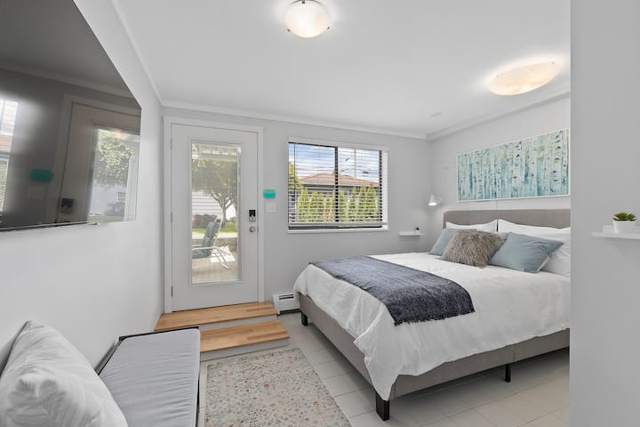 Modern Room Near Pne 🎪 W/ Parking & Self Check-in - Vancouver