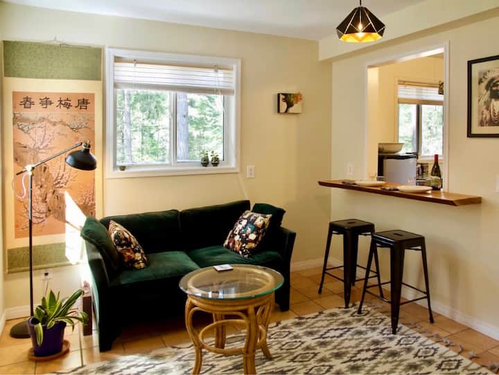 The Bohemian Suite - With An Enchanting View! - Salt Spring Island