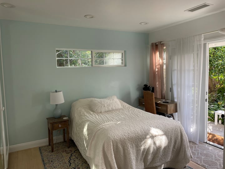 Room With Garden/private Access - Santa Monica, CA