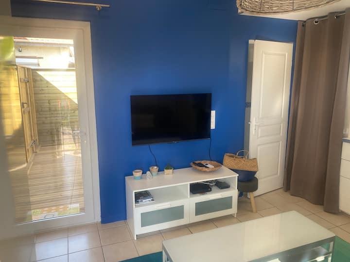 Studio Calme Avec Clim, Parking Et Terrasse Bois - Hyères