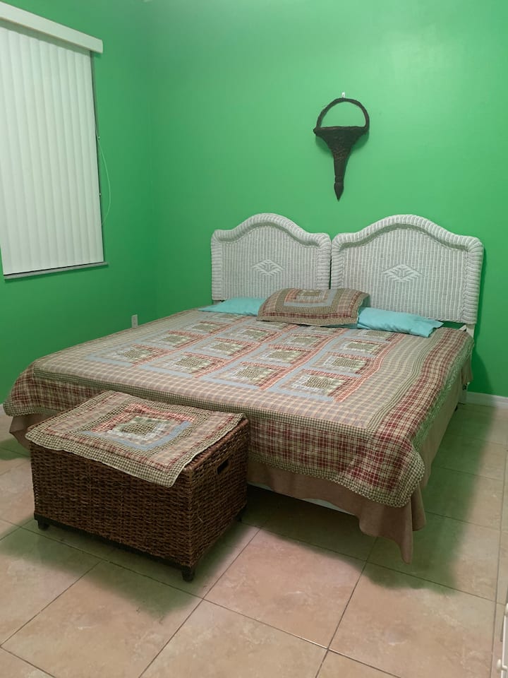 Nice Cozy Room - Lake Wales, FL