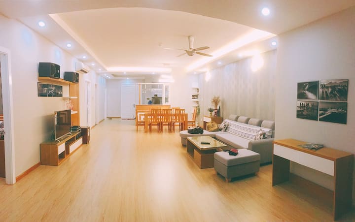 Spacious Beach-front Suite 3br - Vietnam