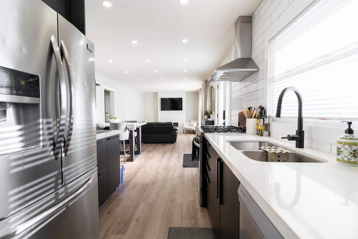 Bright And Modern 3 Bedroom Off Of 401 - London, Ontario