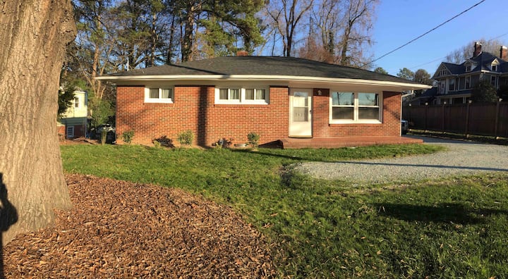Duke And Unc At Your Doorstep | 3bed 1ba Fits 5 - Durham, NC