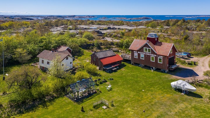 Villa Med Utsiktstorn, Orangeri Och Badtunna - Lysekil