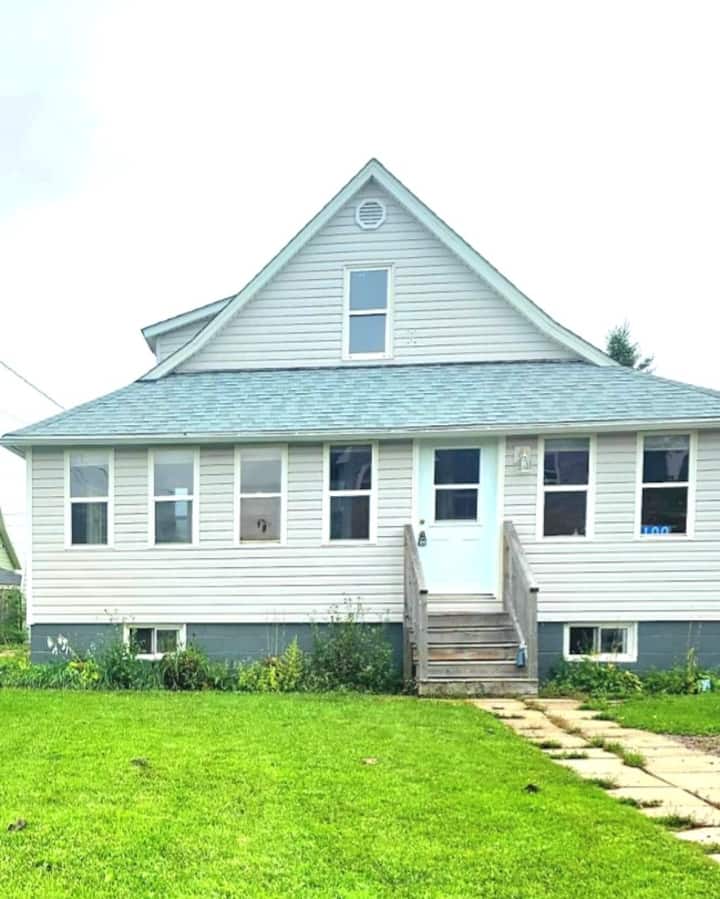 Tsaheylu's Beach House Near Parlee Beach - Shediac