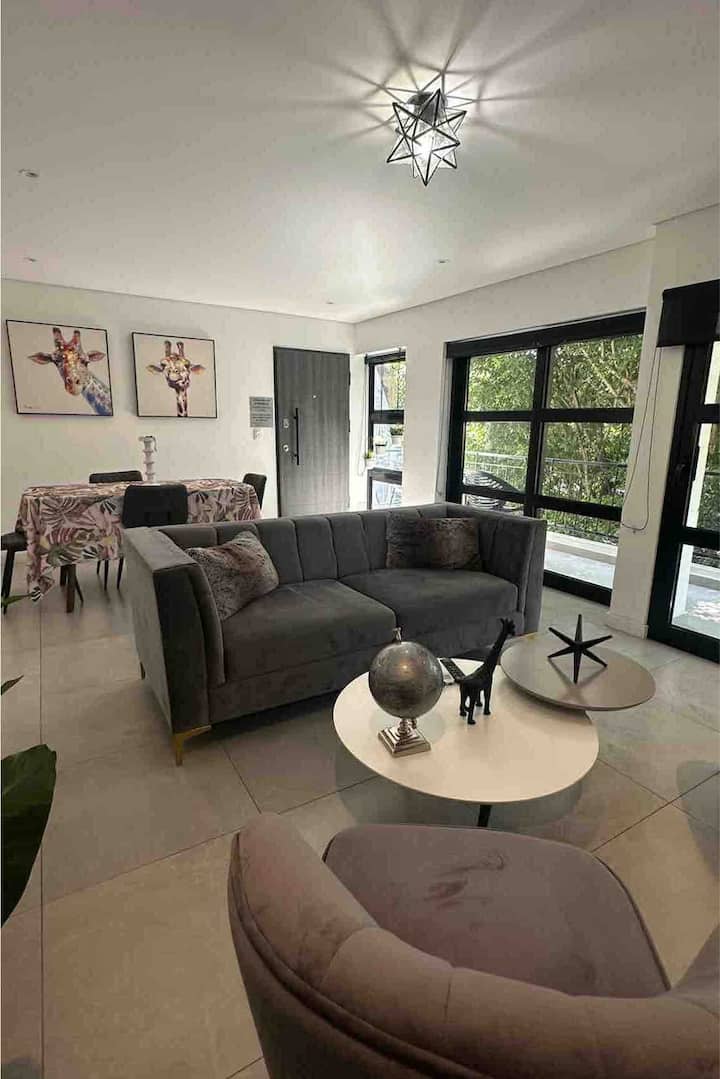 Apt 301 At Calle Buena Mesa- W/ A/c & Hot Tub - Medellín