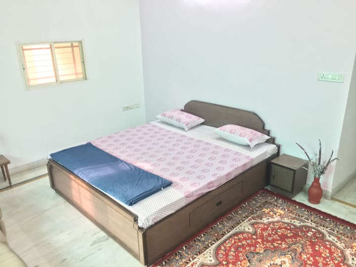 Elegant, Spacious, Fully-equipped With A/c - Bhopal