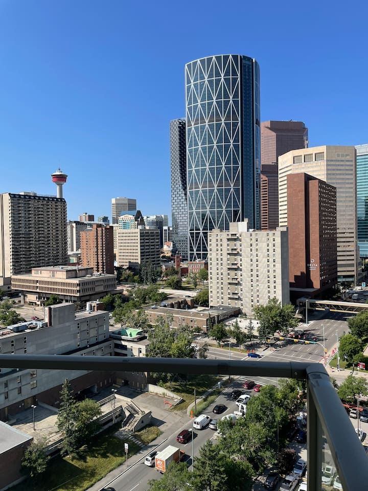 Spectacular Calgary Riverfront 2 Bedroom Condo - Calgary