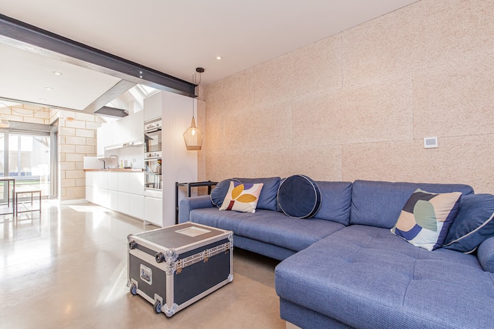 Modern, Newly Renovated 3 Bedroom Home - Oxford