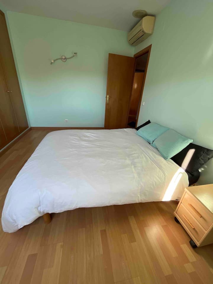 Habitación Doble En Piso Compartido - Girona