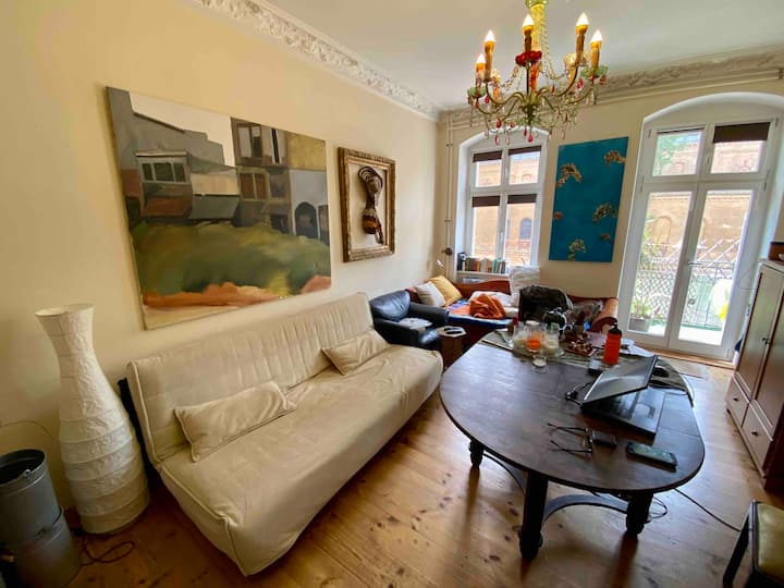 Old Building Apartment In Cultural Neighbourhood - Berlín