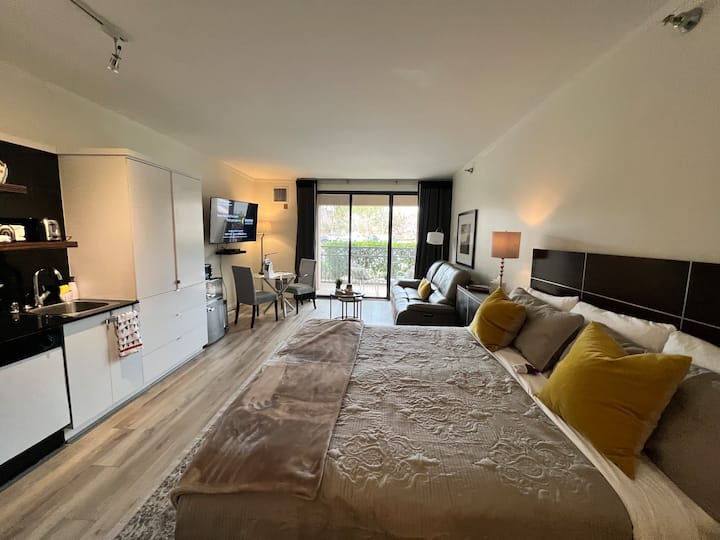 Lake Las Vegas Furnished Studio Utilities Included - Henderson, NV