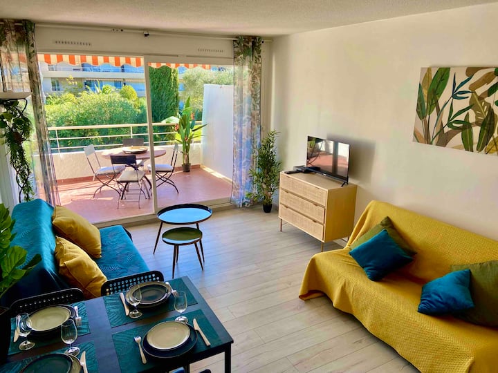Studio Moderne Centre Sttropez - Parking & Piscine - Gassin