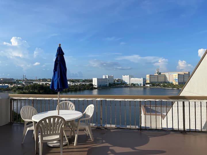 Amazing Lake View Apartment - Orlando