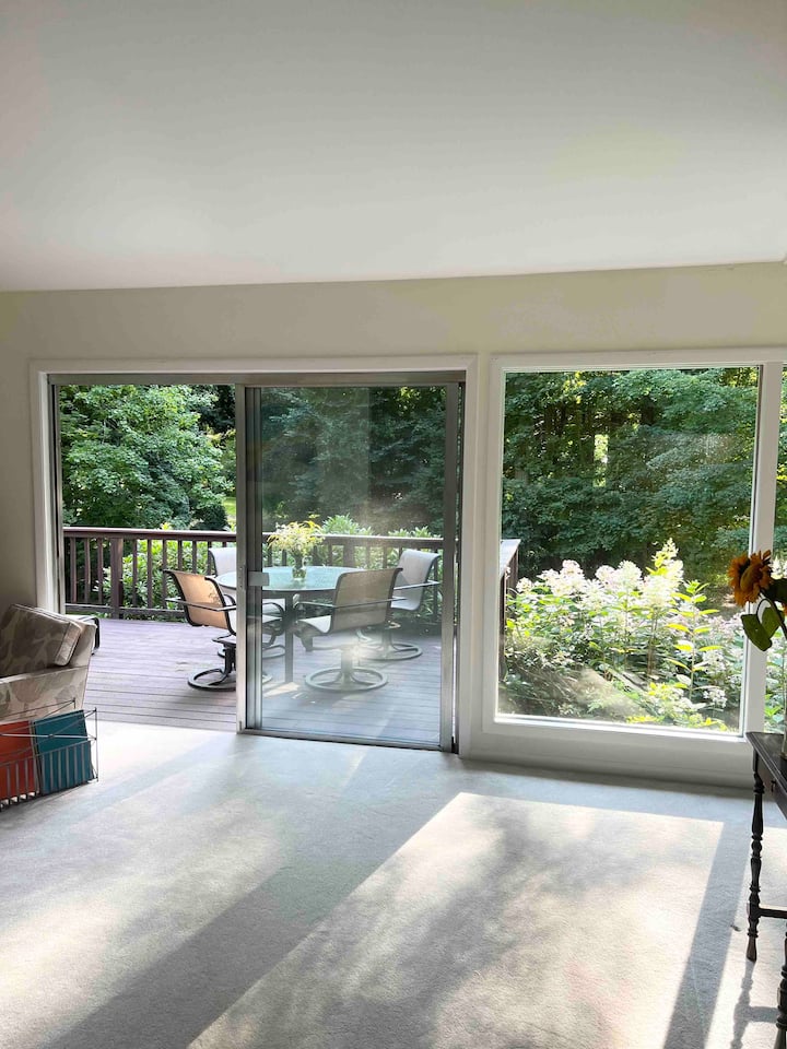 Mid- Century Modern Getaway - Lee, MA