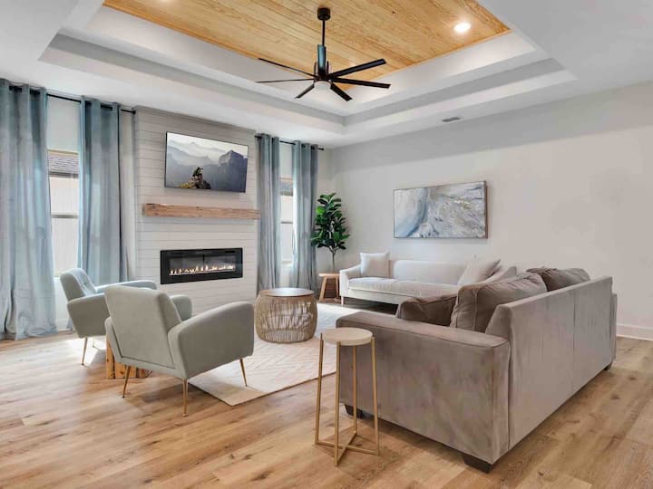 Cute Midtown Modern - Tallahassee, FL